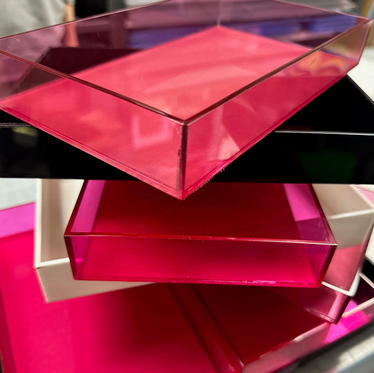Mirrored Acrylic Sheets | Extruded Plexiglass Mirror | Canal Plastics ...